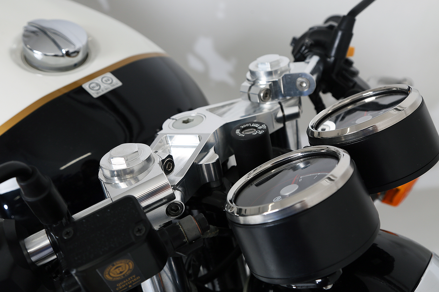 AELLA Upper Triple Clamp and Adjustable Handlebars for the Royal ...