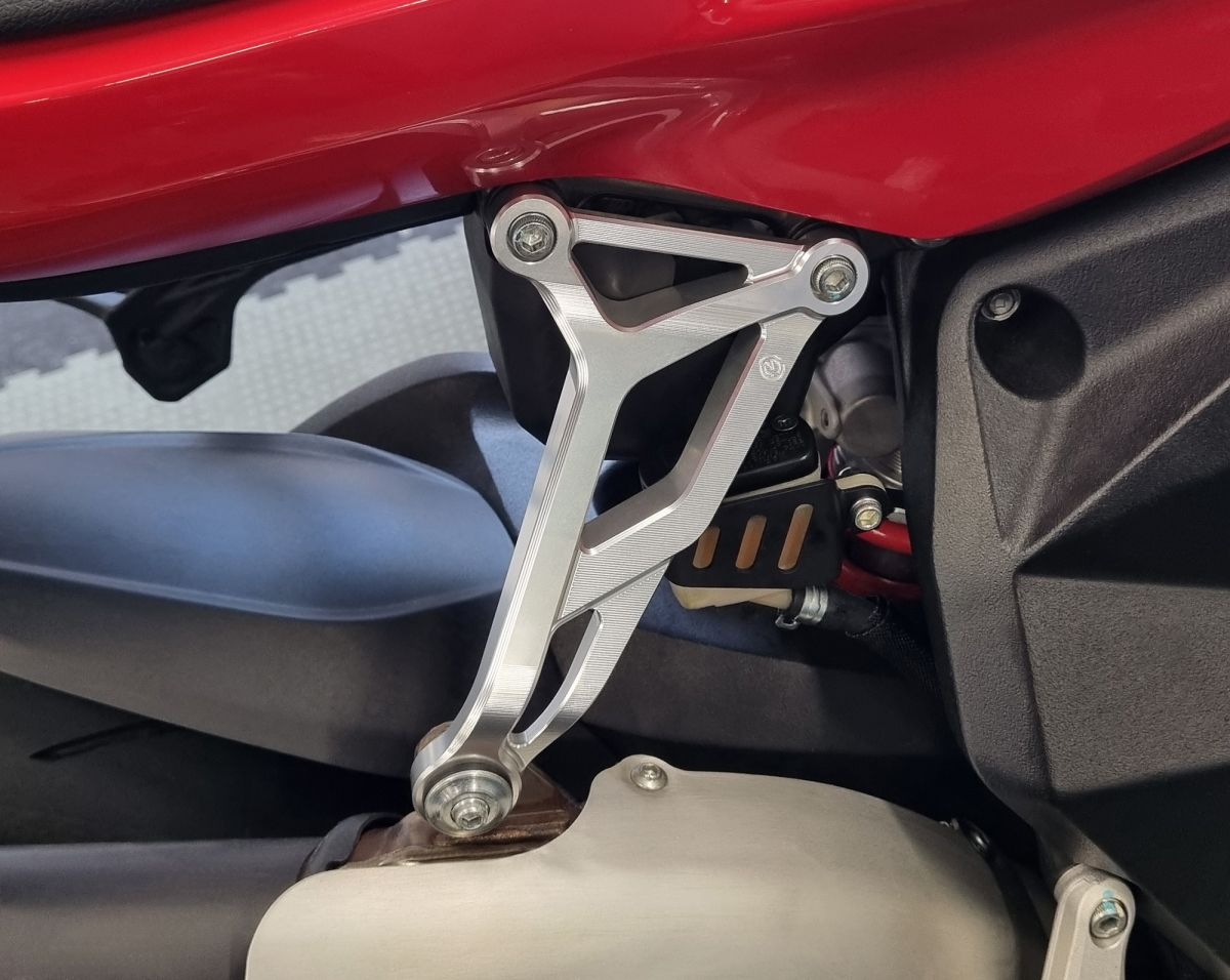 Motocorse Billet Aluminum Muffler Support Bracket for 2018+ MV Agusta ...