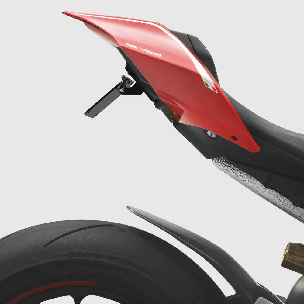Rizoma FLAT OUT Fender Eliminator w/ Integrated Turn Signals For the ...