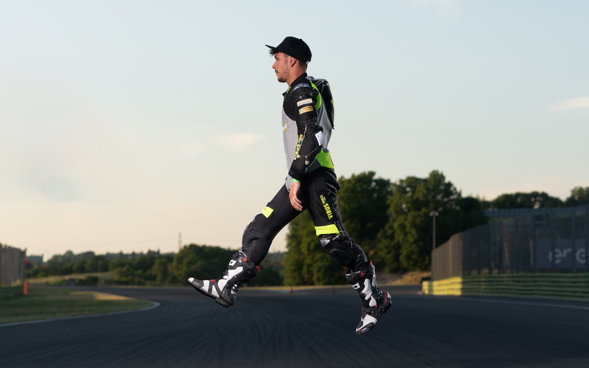 Virus Power Alien Textile Racing Suit with Helite Airbag System